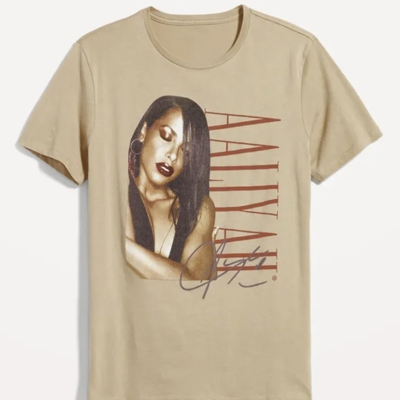 Aaliyah | Tops | Aaliyah Logo Graphic Tshirt Unisex Sz M Nwt | Poshmark